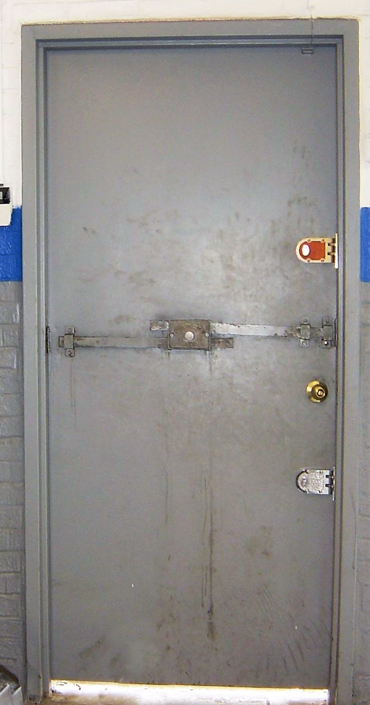 Commercial Multipoint Locking: A Host of Applications | Locksmith Ledger
